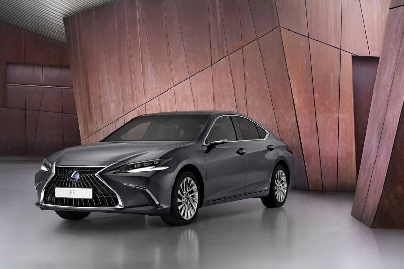 Lexus ES review | Car review | RAC Drive