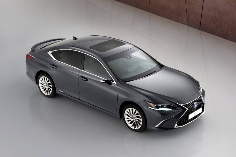 Lexus ES review | Car review | RAC Drive